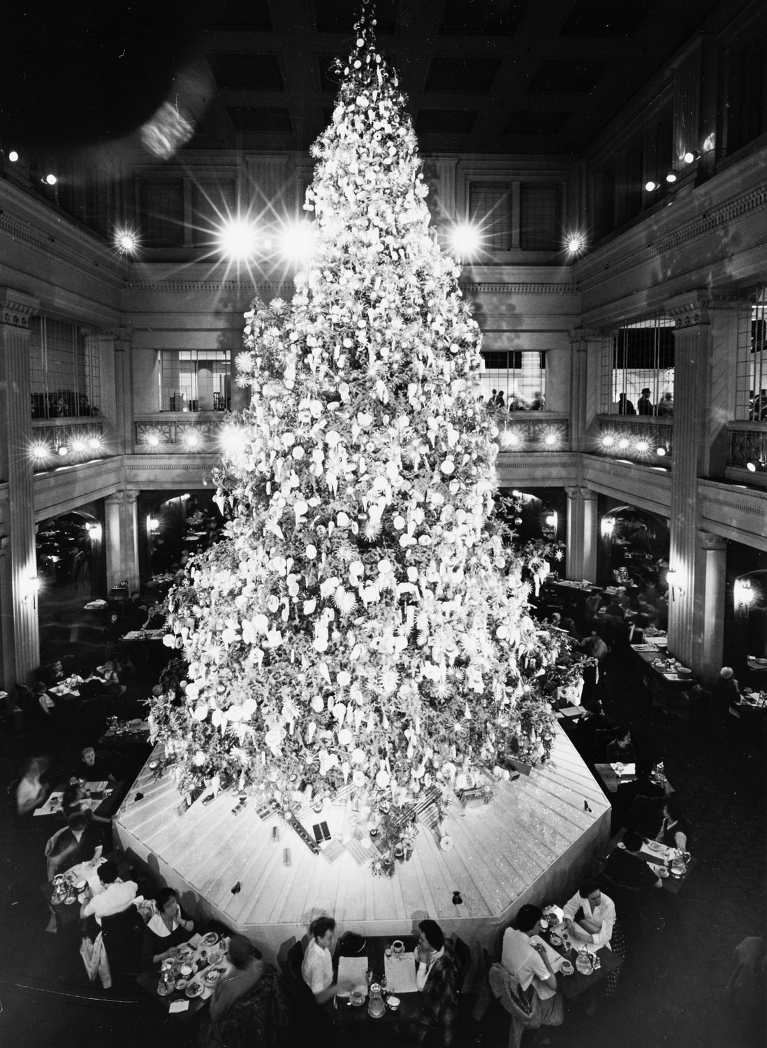 Christmas at Marshall Field's Walnut Room - Chicago History Museum