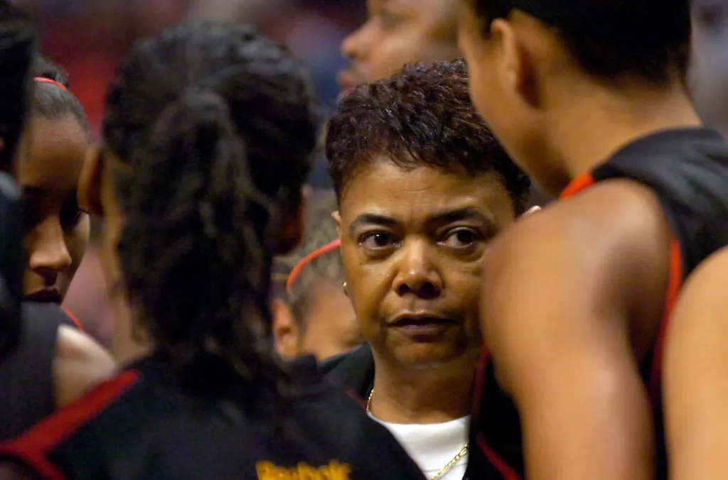 Legendary Coach Dorothy Gaters - Chicago History Museum