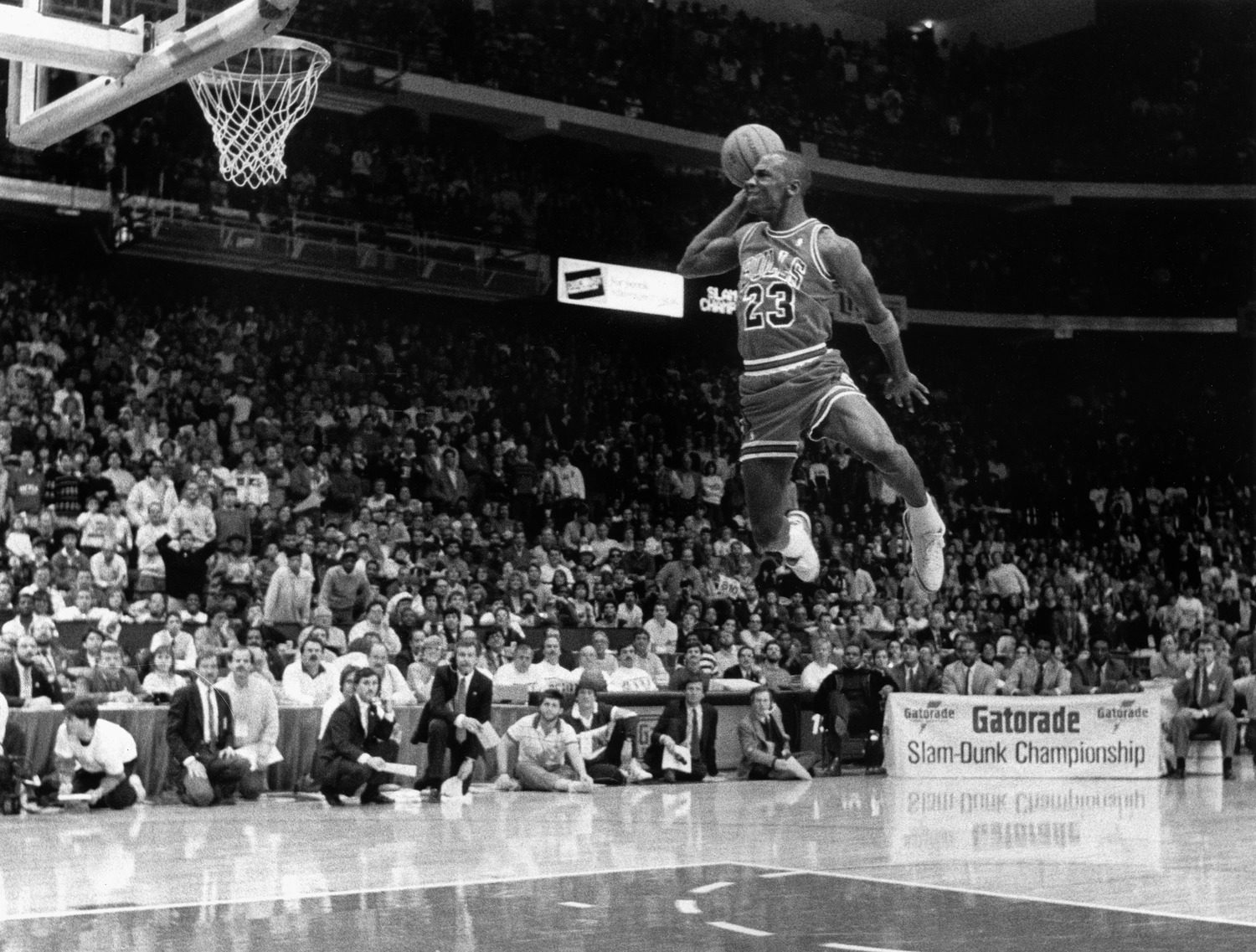 From the Archives: The Chicago Bulls’ First Ring of Honor Class ...