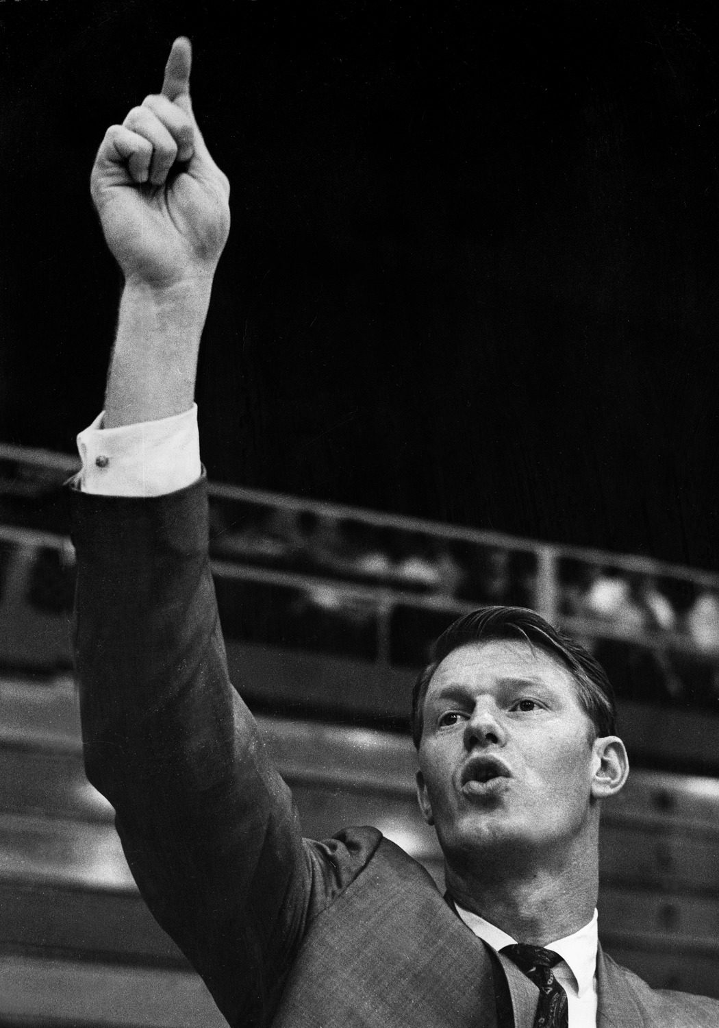 From the Archives: The Chicago Bulls’ First Ring of Honor Class ...