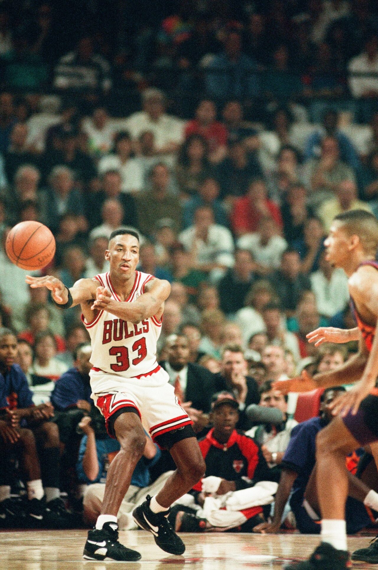 From the Archives: The Chicago Bulls’ First Ring of Honor Class ...