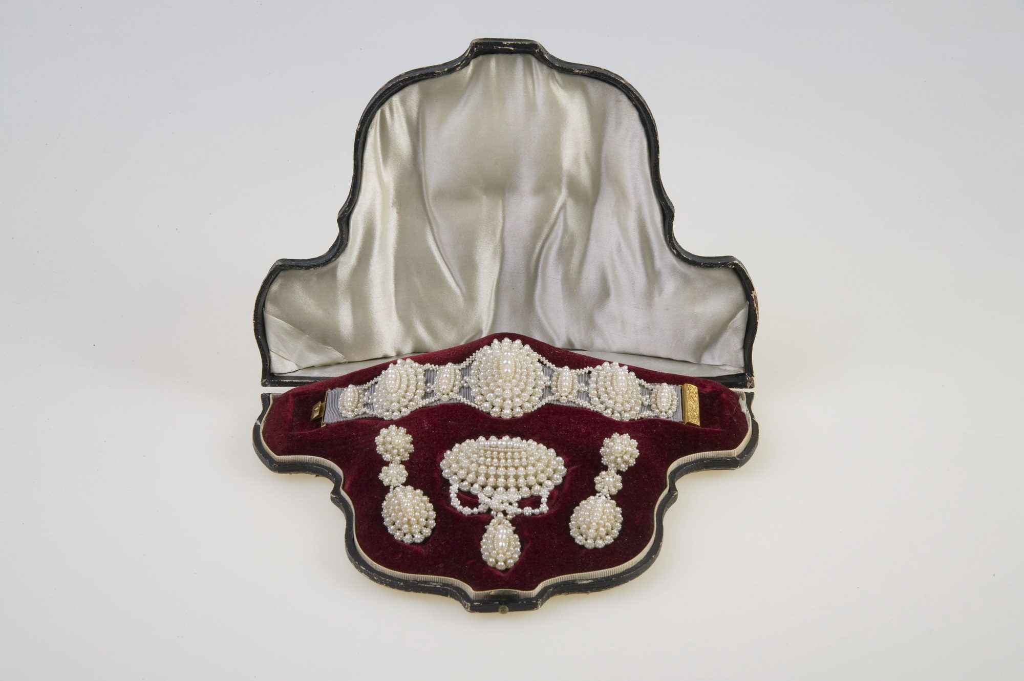The Jewels of the Costume Collection - Chicago History Museum