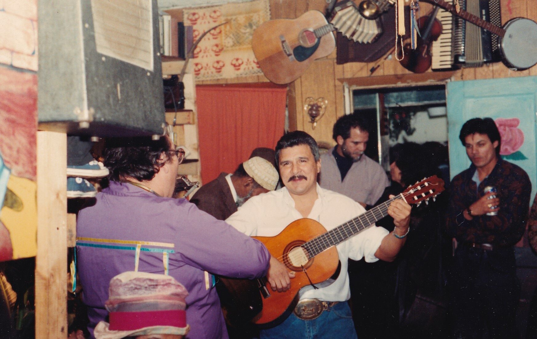 Preparing the Digital Communities’ Scrapbook for Aquí en Chicago ...